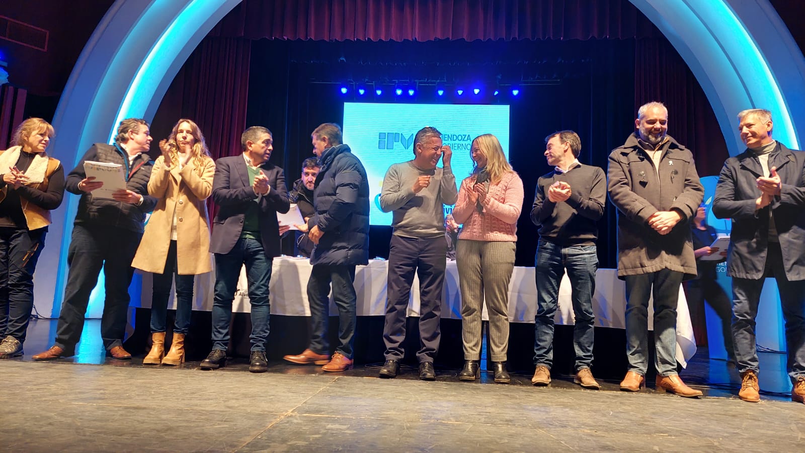 LA ESPERA TERMINÓ Y FINALMENTE SE ENTREGARON LAS VIVIENDAS DEL BARRIO ...