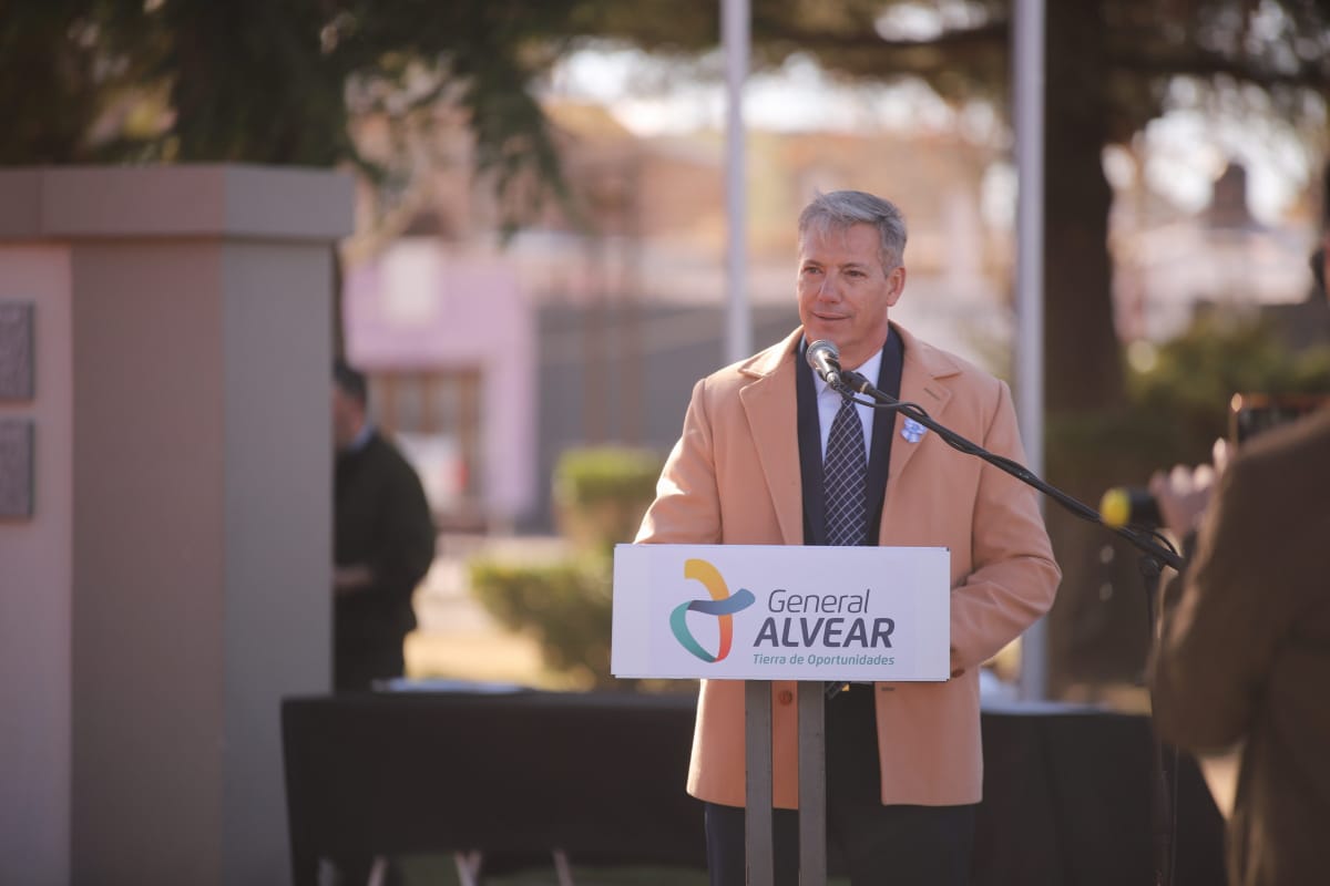 CON ANUNCIOS, MOLERO CELEBRÓ LOS 110° AÑOS DE GENERAL ALVEAR | Radio FM ...